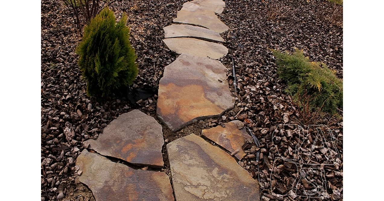 Andezit Szabálytalan Tipegő/Lépőkő, rozsdabarna-szürke (30-50 cm)